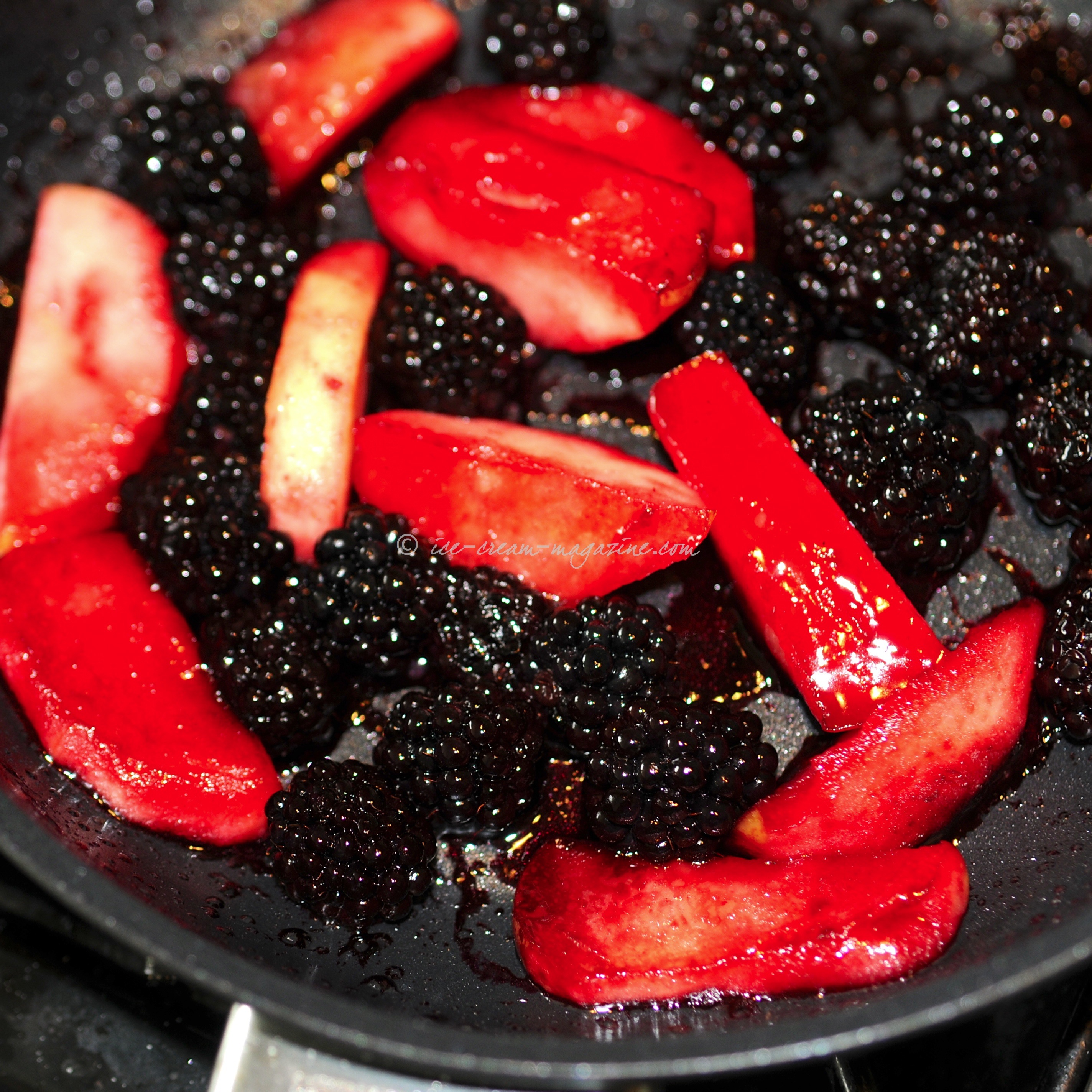 Hedgerow Pain Perdu in Apple pie order | ice cream magazines